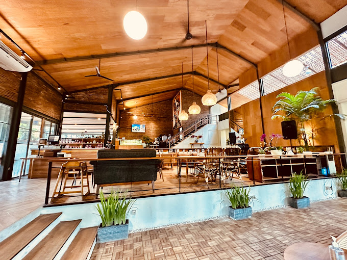 Lot 9 Cafe & Restaurant: Lot 9 Bintaro Destinasi Kuliner Terbaik di ...
